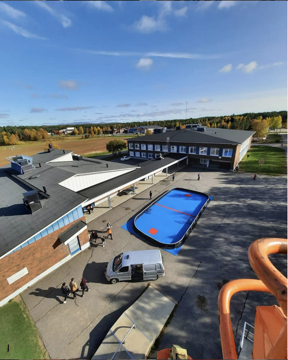 Salibandykenttä koulun pihalle Floorbee - Aktivoi koulun piha