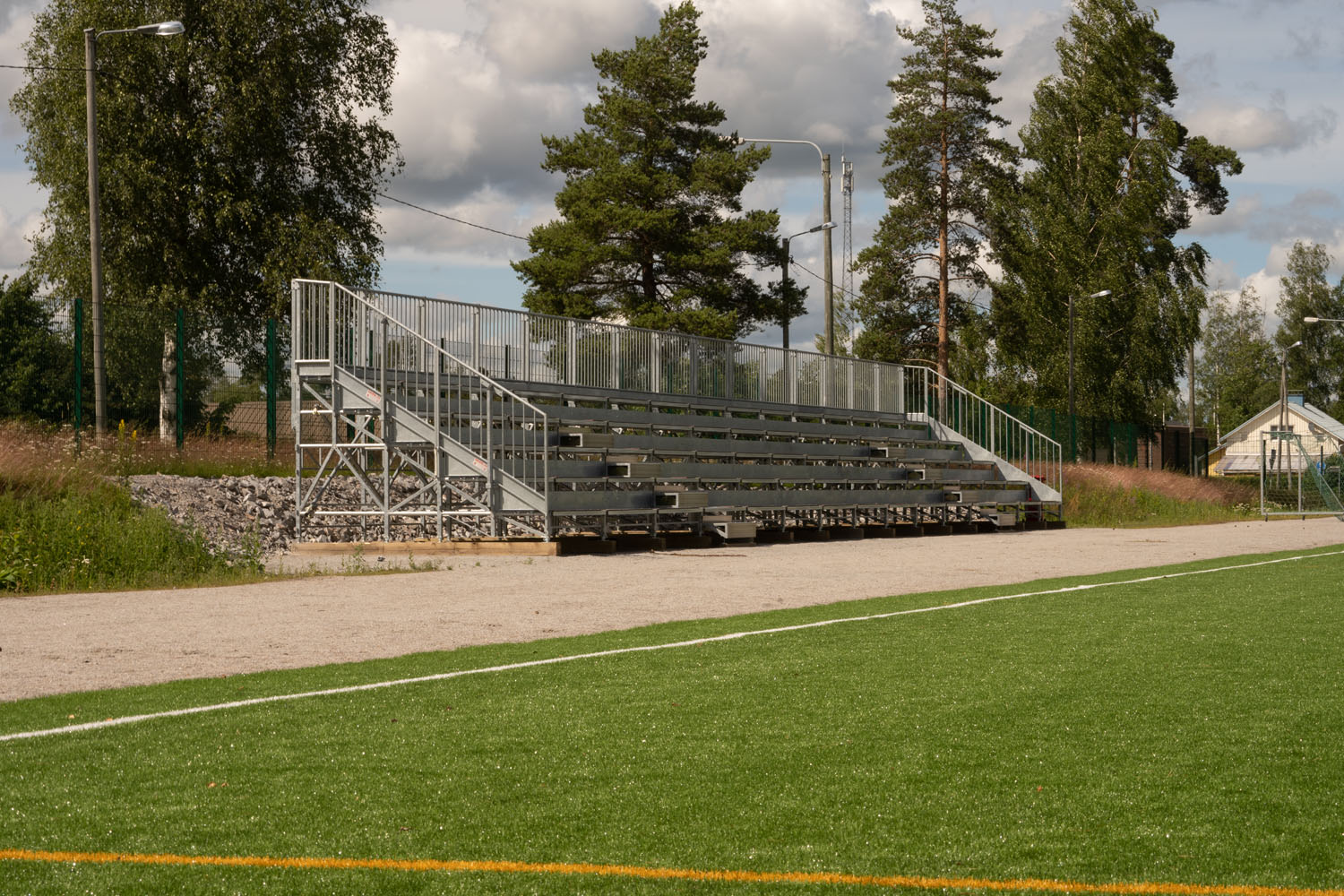 Katsomo selvoline Compatta 5-rivinen - katsomo ulkokäyttöön